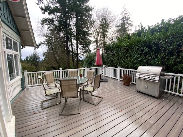Trex Rocky Harbor Deck with Trex Transcend Railing - Deck Masters, LLC