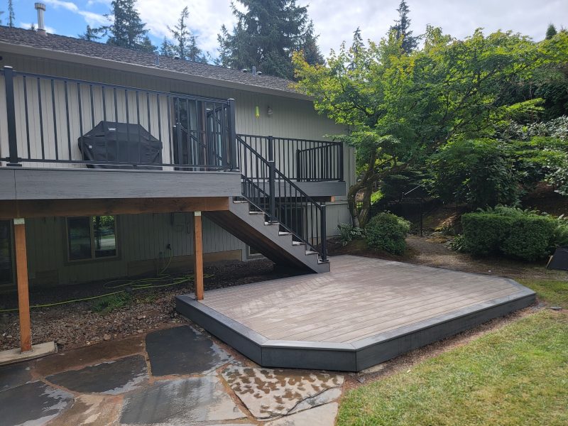 Trex deck in Biscayne with Island Mist border - Deck Masters, LLC